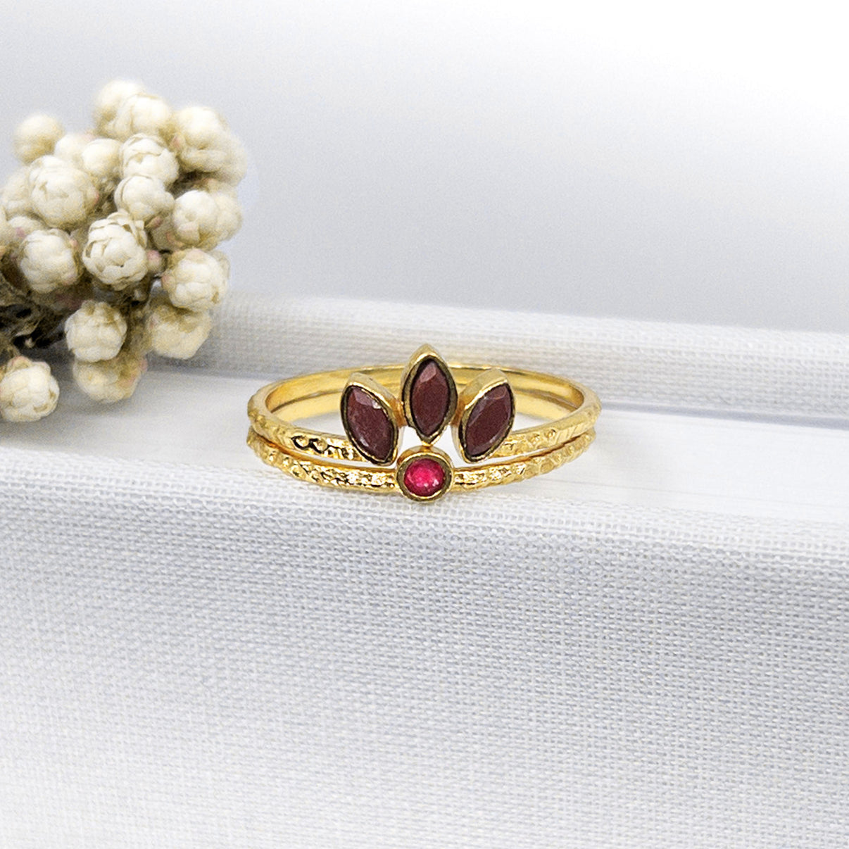 Duo de bagues en pierres fines naturelles « Couronne de Feuilles Rouge ...